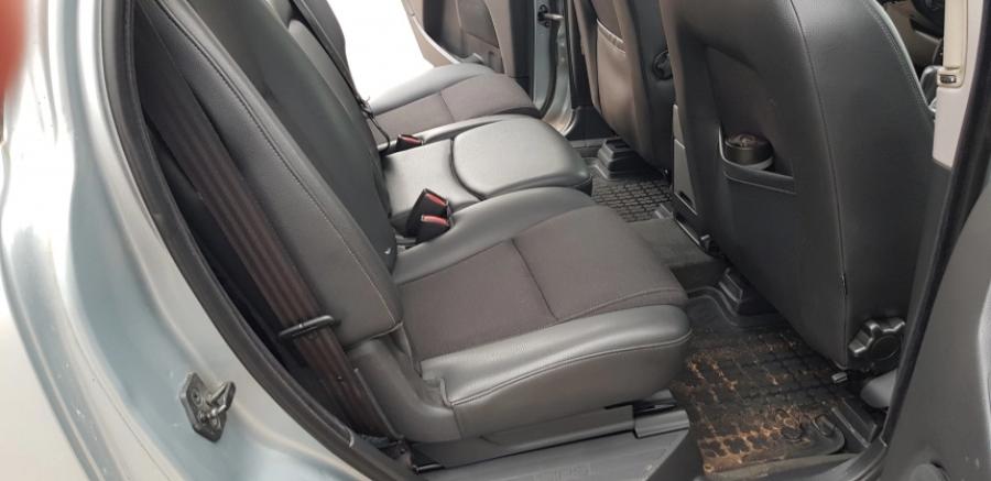 Grey Volvo XC90 2007 in Riga, with an engine capacity of 2.40 L and mileage of 385 thousand km for 5500 €, photo 11 on AUTOMOTO.COM.LV