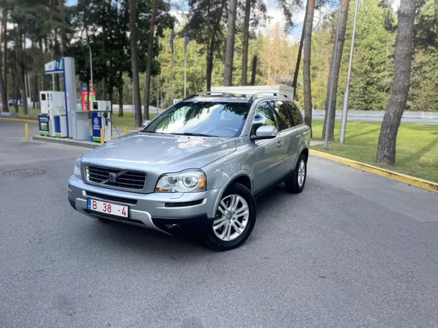 Grey Volvo XC90 2007 in Riga, with an engine capacity of 2.40 L and mileage of 242 thousand km for 3000 €, photo 1 on AUTOMOTO.COM.LV