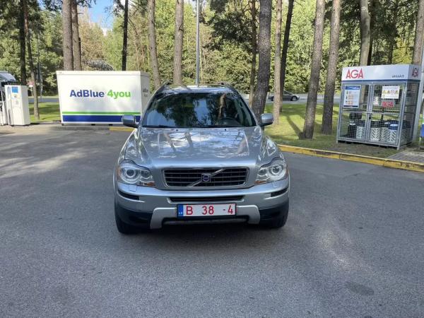 Grey Volvo XC90 2007 in Riga, with an engine capacity of 2.40 L and mileage of 242 thousand km for 3000 €, photo 3 on AUTOMOTO.COM.LV