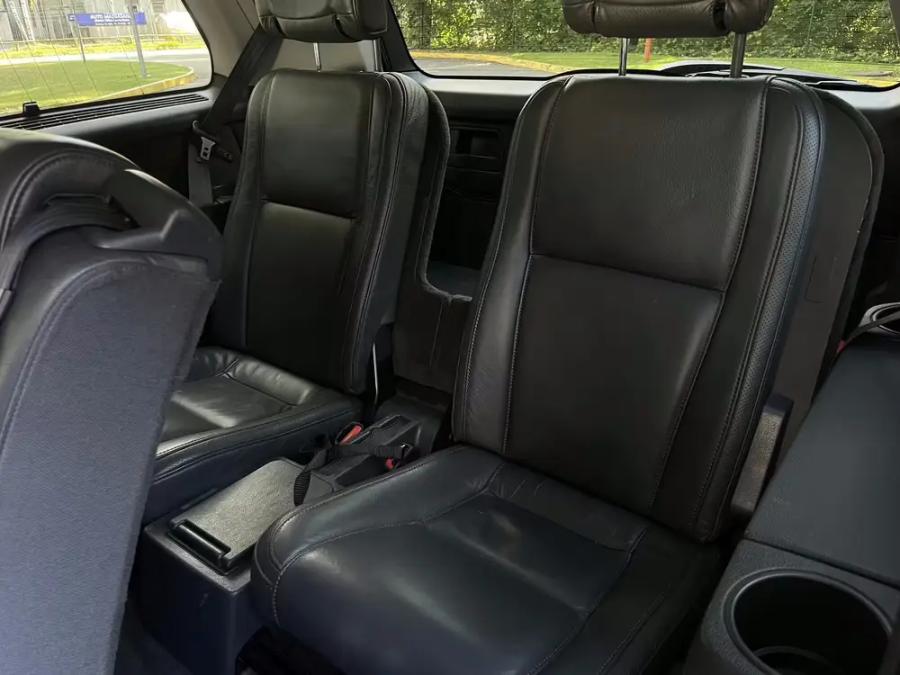 Grey Volvo XC90 2007 in Riga, with an engine capacity of 2.40 L and mileage of 242 thousand km for 3000 €, photo 12 on AUTOMOTO.COM.LV