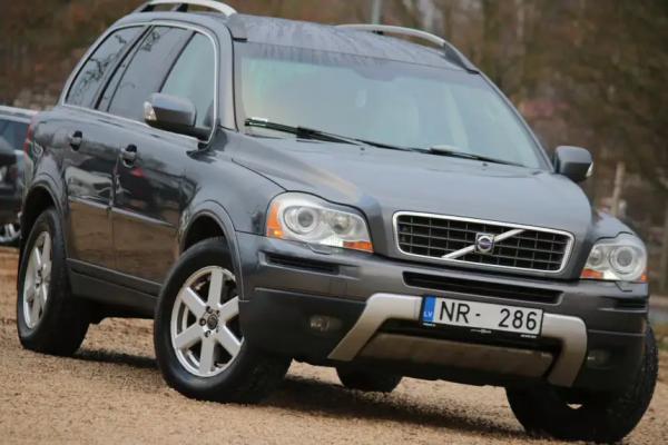 Grey Volvo XC90 2007 in Riga, with an engine capacity of 2.40 L and mileage of 286 thousand km for 6690 €, photo 3 on AUTOMOTO.COM.LV