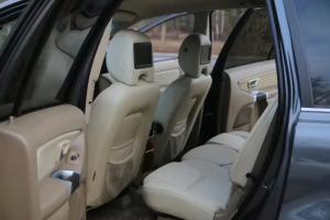 Grey Volvo XC90 2007 in Riga, with an engine capacity of 2.40 L and mileage of 286 thousand km for 6690 €, photo 15 on AUTOMOTO.COM.LV