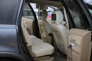 Grey Volvo XC90 2007 in Riga, with an engine capacity of 2.40 L and mileage of 286 thousand km for 6690 €, photo 16 on AUTOMOTO.COM.LV