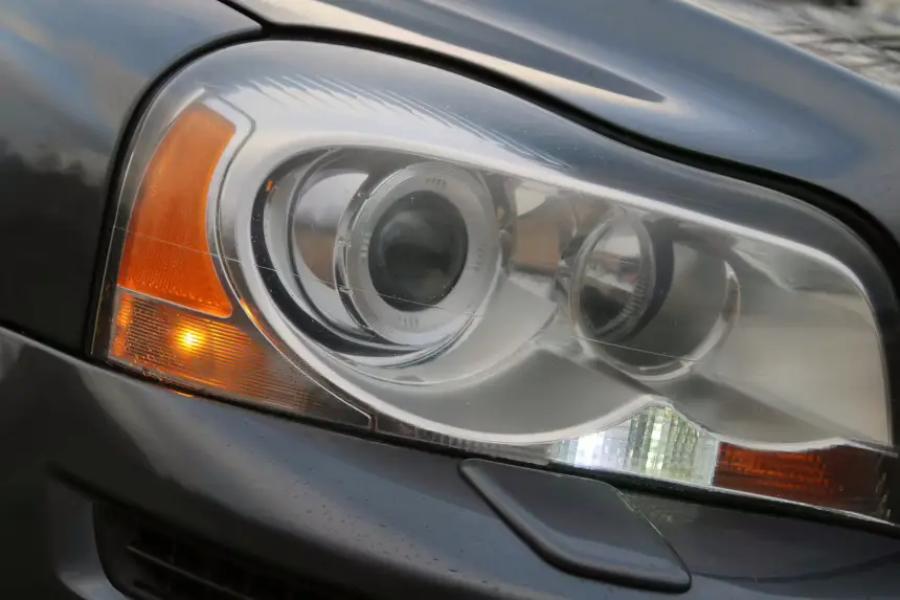 Grey Volvo XC90 2007 in Riga, with an engine capacity of 2.40 L and mileage of 286 thousand km for 6690 €, photo 18 on AUTOMOTO.COM.LV