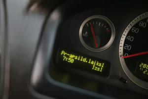 Grey Volvo XC90 2007 in Riga, with an engine capacity of 2.40 L and mileage of 286 thousand km for 6690 €, photo 21 on AUTOMOTO.COM.LV