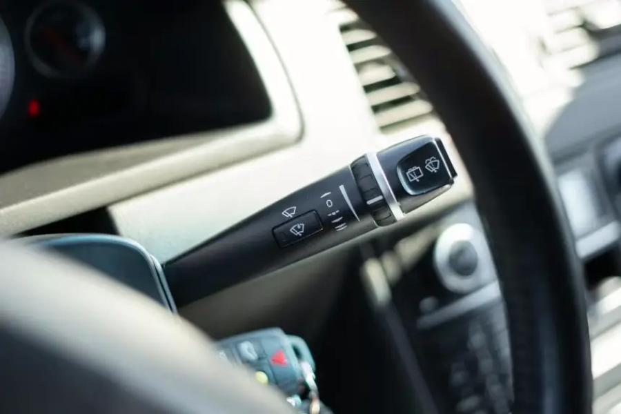 Pelēks Volvo XC90 2007 Liepāja, ar dzinēja tilpumu 2.40 L un nobraukumu 377 tūkst. km par 7500 €, foto 11 vietnē AUTOMOTO.COM.LV