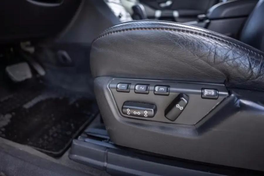 Pelēks Volvo XC90 2007 Liepāja, ar dzinēja tilpumu 2.40 L un nobraukumu 377 tūkst. km par 7500 €, foto 16 vietnē AUTOMOTO.COM.LV