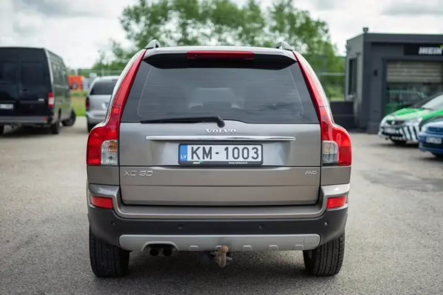 Pelēks Volvo XC90 2007 Liepāja, ar dzinēja tilpumu 2.40 L un nobraukumu 377 tūkst. km par 7500 €, foto 20 vietnē AUTOMOTO.COM.LV
