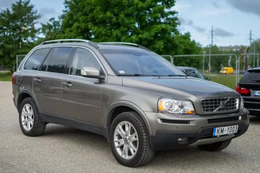 Pelēks Volvo XC90 2007 Liepāja, ar dzinēja tilpumu 2.40 L un nobraukumu 377 tūkst. km par 7500 €, foto 22 vietnē AUTOMOTO.COM.LV