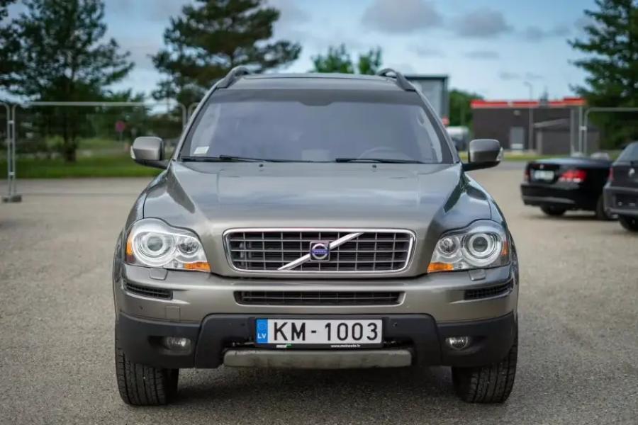 Pelēks Volvo XC90 2007 Liepāja, ar dzinēja tilpumu 2.40 L un nobraukumu 377 tūkst. km par 7500 €, foto 23 vietnē AUTOMOTO.COM.LV