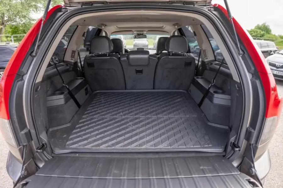 Pelēks Volvo XC90 2007 Liepāja, ar dzinēja tilpumu 2.40 L un nobraukumu 377 tūkst. km par 7500 €, foto 27 vietnē AUTOMOTO.COM.LV