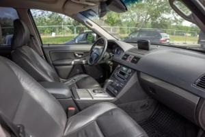 Pelēks Volvo XC90 2007 Liepāja, ar dzinēja tilpumu 2.40 L un nobraukumu 377 tūkst. km par 7500 €, foto 29 vietnē AUTOMOTO.COM.LV