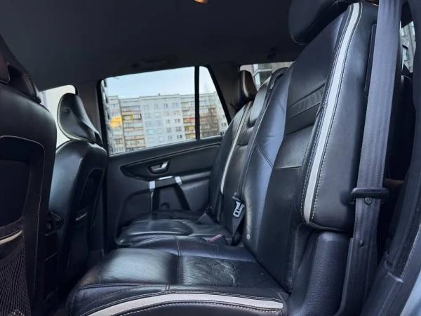 Pelēks Volvo XC90 2007 Rīga, ar dzinēja tilpumu 2.40 L un nobraukumu 389 tūkst. km par 4990 €, foto 9 vietnē AUTOMOTO.COM.LV