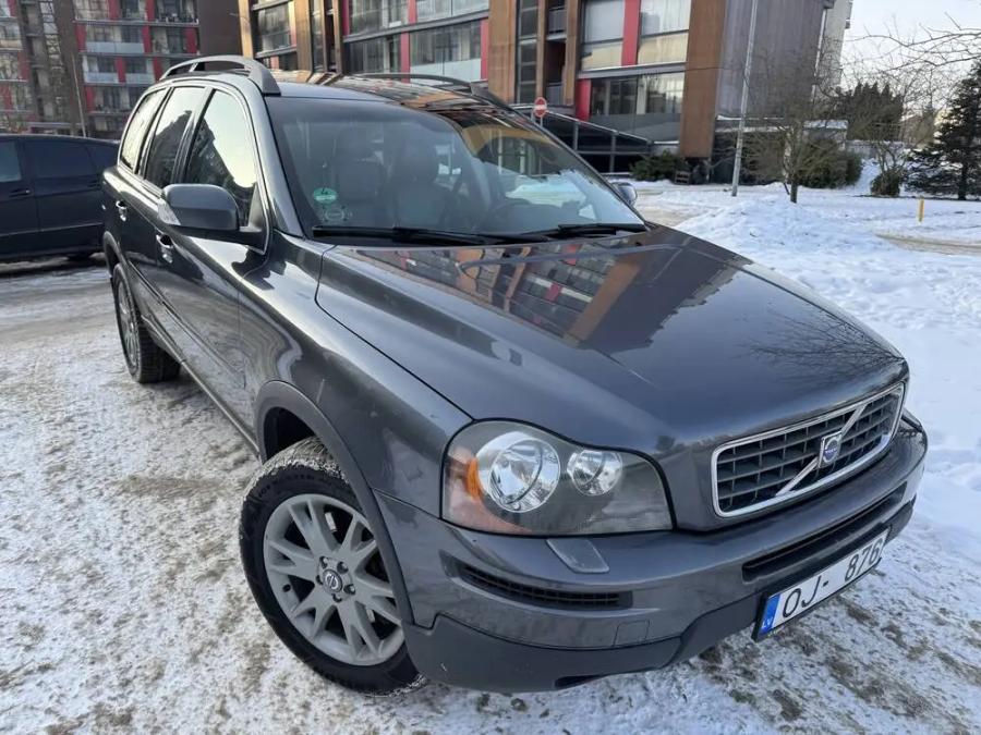 Grey Volvo XC90 2007 in Riga, with an engine capacity of 2.40 L and mileage of 355 thousand km for 4490 €, photo 3 on AUTOMOTO.COM.LV