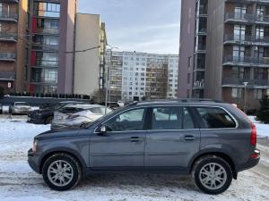 Grey Volvo XC90 2007 in Riga, with an engine capacity of 2.40 L and mileage of 355 thousand km for 4490 €, photo 5 on AUTOMOTO.COM.LV