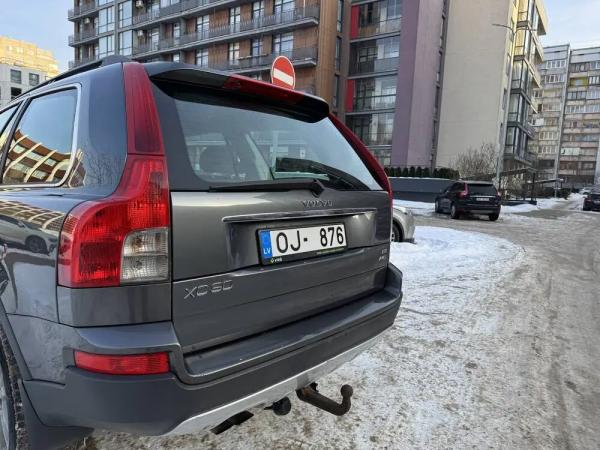 Pelēks Volvo XC90 2007 Rīga, ar dzinēja tilpumu 2.40 L un nobraukumu 355 tūkst. km par 4490 €, foto 7 vietnē AUTOMOTO.COM.LV