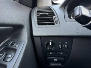 Grey Volvo XC90 2007 in Riga, with an engine capacity of 2.40 L and mileage of 355 thousand km for 4490 €, photo 21 on AUTOMOTO.COM.LV
