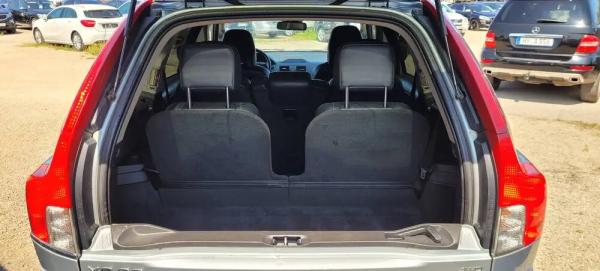 Pelēks Volvo XC90 2007 Rīga, ar dzinēja tilpumu 2.40 L un nobraukumu 281 tūkst. km par 3990 €, foto 10 vietnē AUTOMOTO.COM.LV