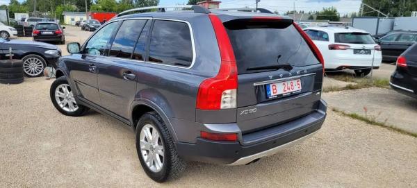 Pelēks Volvo XC90 2007 Rīga, ar dzinēja tilpumu 2.40 L un nobraukumu 235 tūkst. km par 7400 €, foto 7 vietnē AUTOMOTO.COM.LV