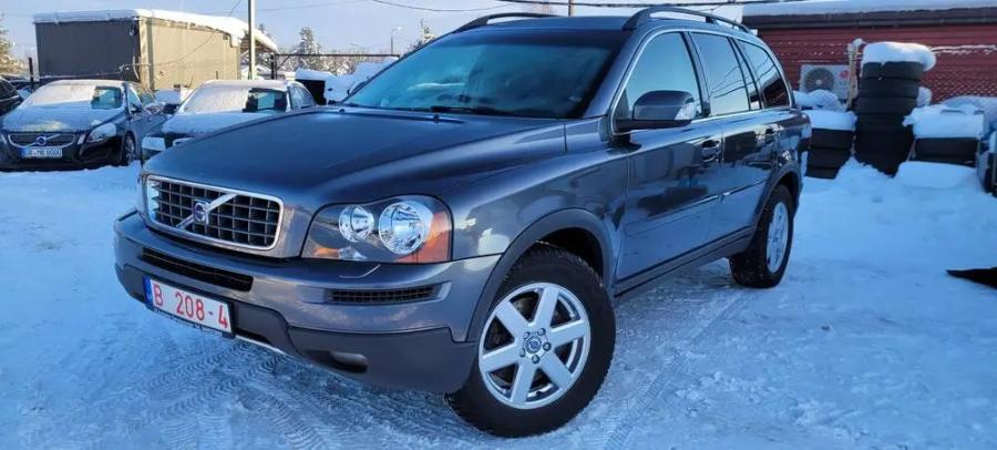 Grey Volvo XC90 2007 in Riga, with an engine capacity of 2.40 L and mileage of 247 thousand km for 8200 €, photo 4 on AUTOMOTO.COM.LV