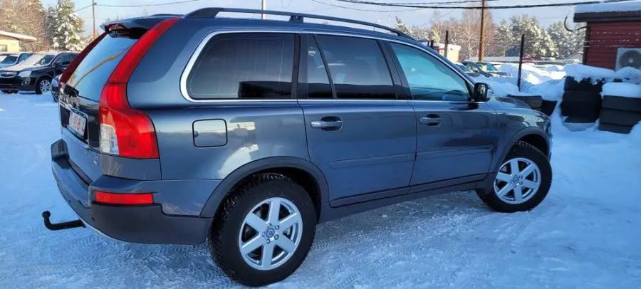 Grey Volvo XC90 2007 in Riga, with an engine capacity of 2.40 L and mileage of 247 thousand km for 8200 €, photo 12 on AUTOMOTO.COM.LV