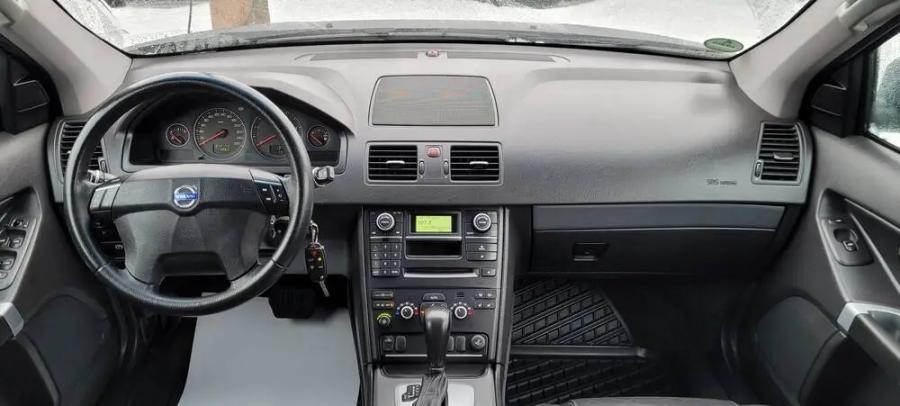 Grey Volvo XC90 2007 in Riga, with an engine capacity of 2.40 L and mileage of 247 thousand km for 8200 €, photo 16 on AUTOMOTO.COM.LV