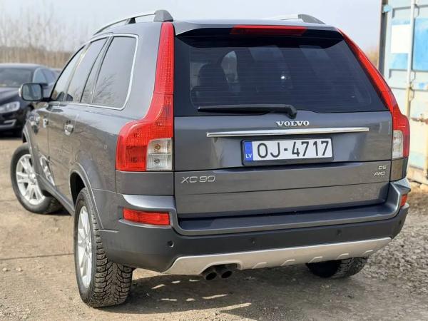 Pelēks Volvo XC90 2007 Rīga, ar dzinēja tilpumu 2.40 L un nobraukumu 290 tūkst. km par 6995 €, foto 2 vietnē AUTOMOTO.COM.LV