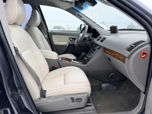 Grey Volvo XC90 2007 in Riga, with an engine capacity of 2.40 L and mileage of 290 thousand km for 6995 €, photo 16 on AUTOMOTO.COM.LV