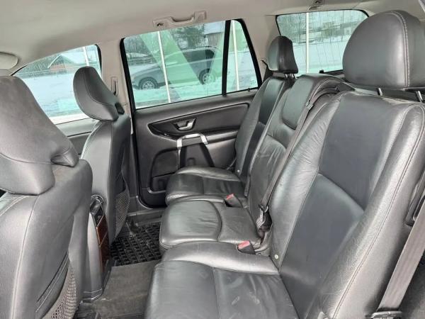 Pelēks Volvo XC90 2007 Rēzekne, ar dzinēja tilpumu 2.40 L un nobraukumu 308 tūkst. km par 5950 €, foto 10 vietnē AUTOMOTO.COM.LV