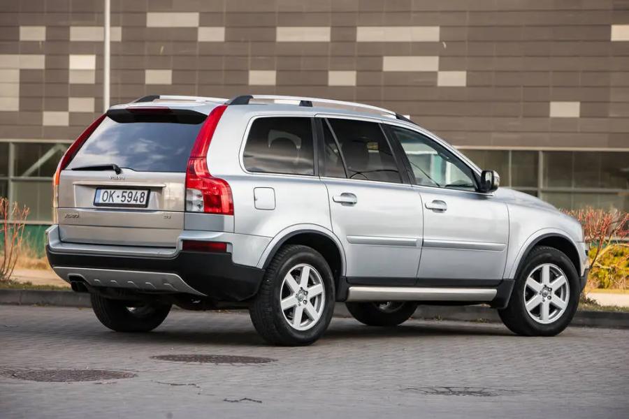 Pelēks Volvo XC90 2007 Jelgava, ar dzinēja tilpumu 2.40 L un nobraukumu 236 tūkst. km par 5300 €, foto 6 vietnē AUTOMOTO.COM.LV