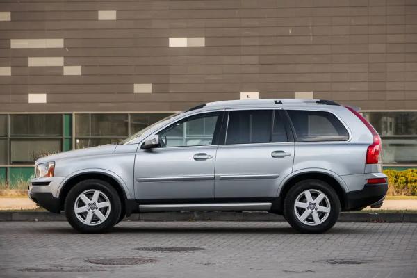 Pelēks Volvo XC90 2007 Jelgava, ar dzinēja tilpumu 2.40 L un nobraukumu 236 tūkst. km par 5300 €, foto 7 vietnē AUTOMOTO.COM.LV