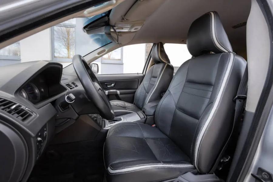 Pelēks Volvo XC90 2007 Jelgava, ar dzinēja tilpumu 2.40 L un nobraukumu 236 tūkst. km par 5300 €, foto 13 vietnē AUTOMOTO.COM.LV