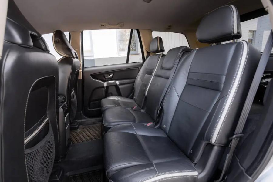 Pelēks Volvo XC90 2007 Jelgava, ar dzinēja tilpumu 2.40 L un nobraukumu 236 tūkst. km par 5300 €, foto 14 vietnē AUTOMOTO.COM.LV