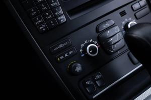 Pelēks Volvo XC90 2007 Jelgava, ar dzinēja tilpumu 2.40 L un nobraukumu 236 tūkst. km par 5300 €, foto 24 vietnē AUTOMOTO.COM.LV