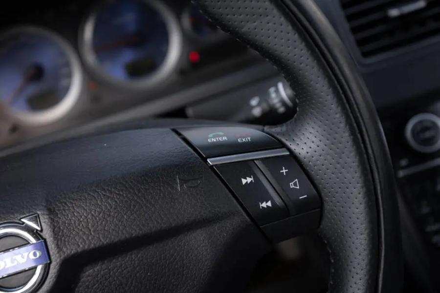 Pelēks Volvo XC90 2007 Jelgava, ar dzinēja tilpumu 2.40 L un nobraukumu 236 tūkst. km par 5300 €, foto 28 vietnē AUTOMOTO.COM.LV