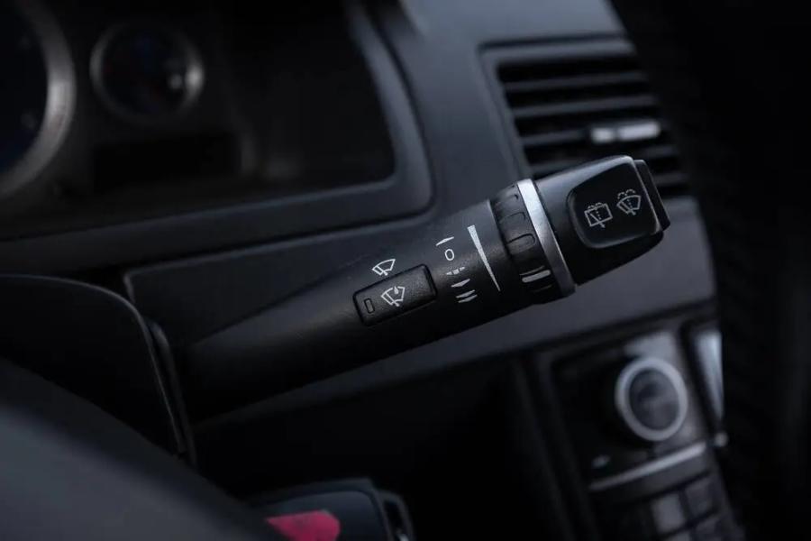 Pelēks Volvo XC90 2007 Jelgava, ar dzinēja tilpumu 2.40 L un nobraukumu 236 tūkst. km par 5300 €, foto 31 vietnē AUTOMOTO.COM.LV
