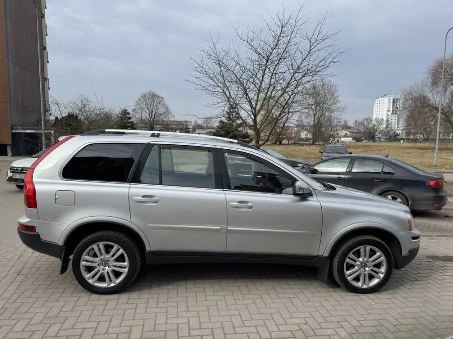 Pelēks Volvo XC90 2007 Rīga, ar dzinēja tilpumu 2.40 L un nobraukumu 363 tūkst. km par 5990 €, foto 3 vietnē AUTOMOTO.COM.LV