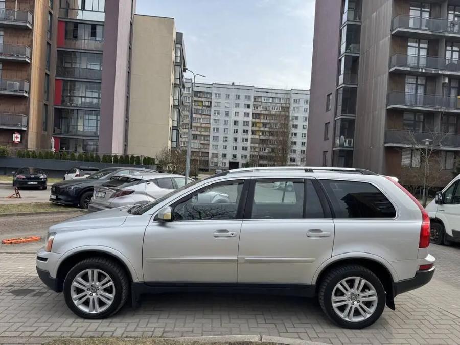 Pelēks Volvo XC90 2007 Rīga, ar dzinēja tilpumu 2.40 L un nobraukumu 363 tūkst. km par 5990 €, foto 4 vietnē AUTOMOTO.COM.LV