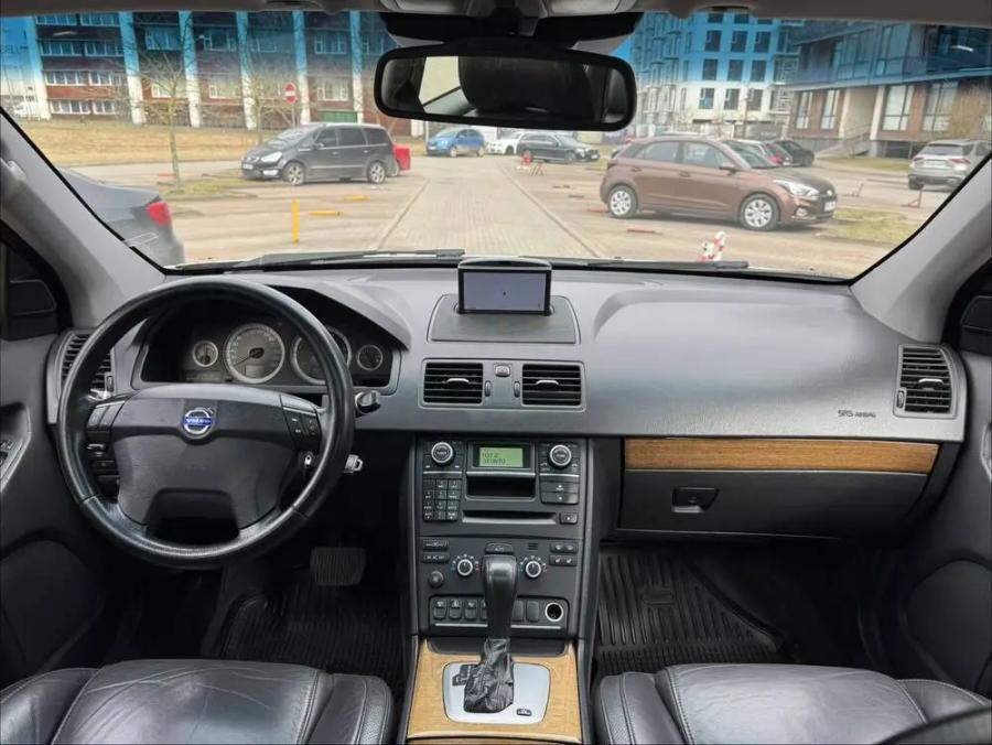 Pelēks Volvo XC90 2007 Rīga, ar dzinēja tilpumu 2.40 L un nobraukumu 363 tūkst. km par 5990 €, foto 12 vietnē AUTOMOTO.COM.LV