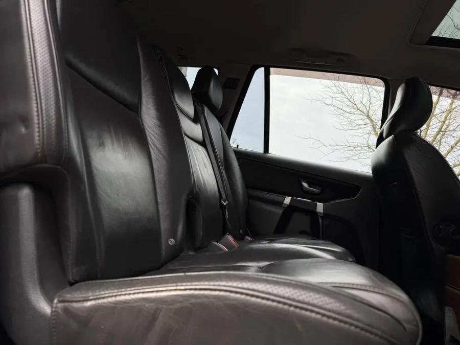 Pelēks Volvo XC90 2007 Rīga, ar dzinēja tilpumu 2.40 L un nobraukumu 363 tūkst. km par 5990 €, foto 13 vietnē AUTOMOTO.COM.LV