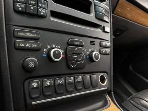 Pelēks Volvo XC90 2007 Rīga, ar dzinēja tilpumu 2.40 L un nobraukumu 363 tūkst. km par 5990 €, foto 22 vietnē AUTOMOTO.COM.LV