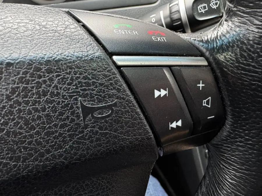 Pelēks Volvo XC90 2007 Rīga, ar dzinēja tilpumu 2.40 L un nobraukumu 363 tūkst. km par 5990 €, foto 26 vietnē AUTOMOTO.COM.LV