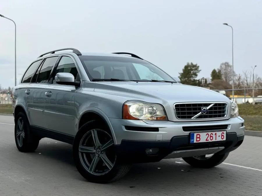 Grey Volvo XC90 2007 in Rezekne, with an engine capacity of 2.40 L and mileage of 262 thousand km for 6490 €, photo 3 on AUTOMOTO.COM.LV