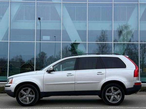 Pelēks Volvo XC90 2007 Rēzekne, ar dzinēja tilpumu 2.40 L un nobraukumu 262 tūkst. km par 6490 €, foto 5 vietnē AUTOMOTO.COM.LV