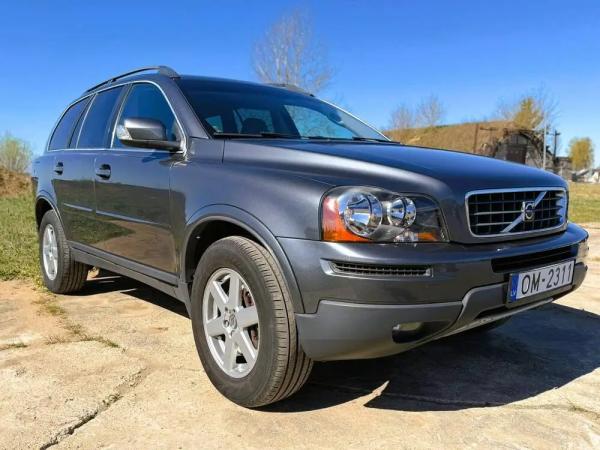 Pelēks Volvo XC90 2007 Rīga, ar dzinēja tilpumu 2.40 L un nobraukumu 246 tūkst. km par 4500 €, foto 1 vietnē AUTOMOTO.COM.LV
