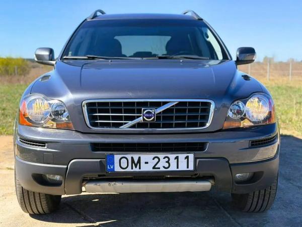 Pelēks Volvo XC90 2007 Rīga, ar dzinēja tilpumu 2.40 L un nobraukumu 246 tūkst. km par 4500 €, foto 2 vietnē AUTOMOTO.COM.LV