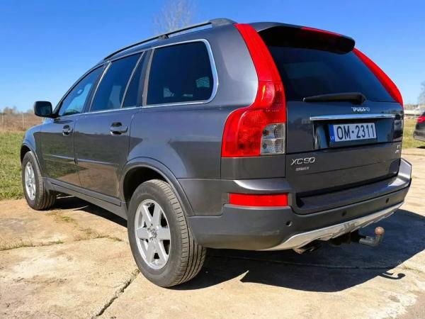 Pelēks Volvo XC90 2007 Rīga, ar dzinēja tilpumu 2.40 L un nobraukumu 246 tūkst. km par 4500 €, foto 6 vietnē AUTOMOTO.COM.LV