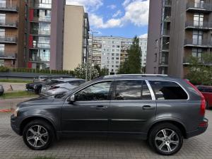 Grey Volvo XC90 2007 in Riga, with an engine capacity of 2.40 L and mileage of 367 thousand km for 5290 €, photo 7 on AUTOMOTO.COM.LV