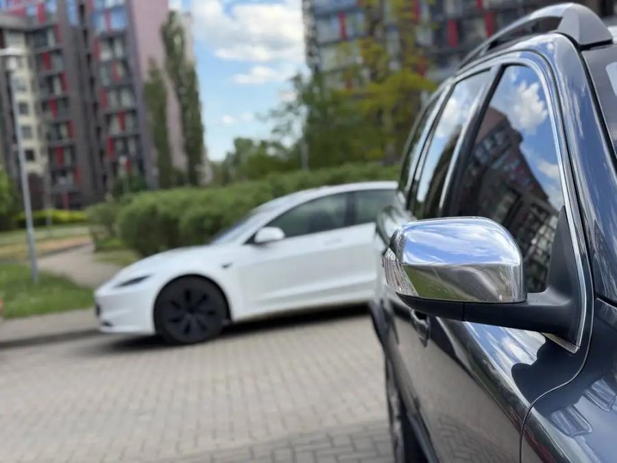 Grey Volvo XC90 2007 in Riga, with an engine capacity of 2.40 L and mileage of 367 thousand km for 5290 €, photo 9 on AUTOMOTO.COM.LV