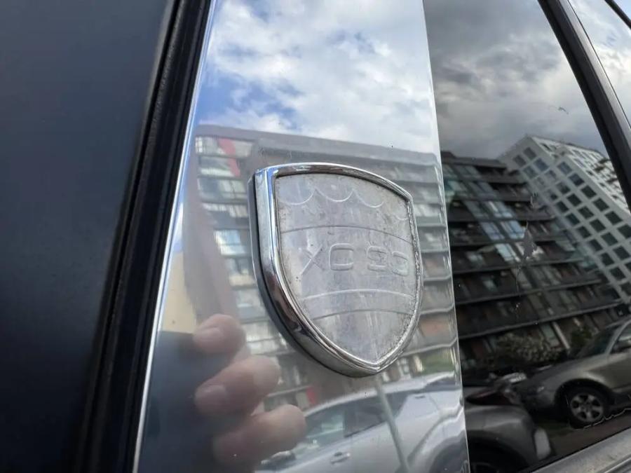 Grey Volvo XC90 2007 in Riga, with an engine capacity of 2.40 L and mileage of 367 thousand km for 5290 €, photo 11 on AUTOMOTO.COM.LV